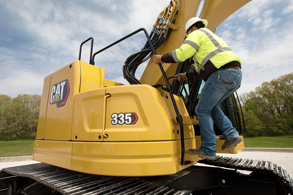 CAT 335 medium graafmachine